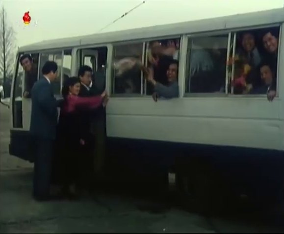 IMCDb.org: 1982 Nissan Civilian in "Kidaryŏjinŭn saram, 2004"