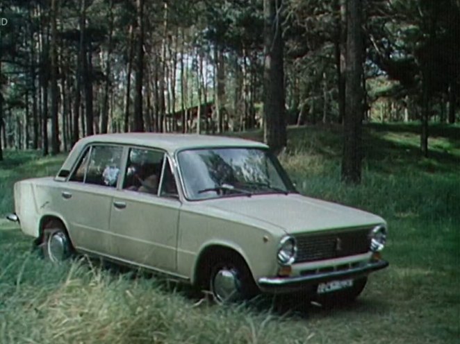 IMCDb.org: Lada 1200 [2101] in "Polizeiruf 110 - Der Teufel hat den Schnaps gemacht, 1981"