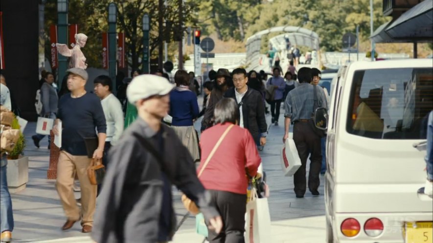 IMCDb.org: 1999 Mitsubishi Minicab Van [U61V] in "MOZU, 2014"