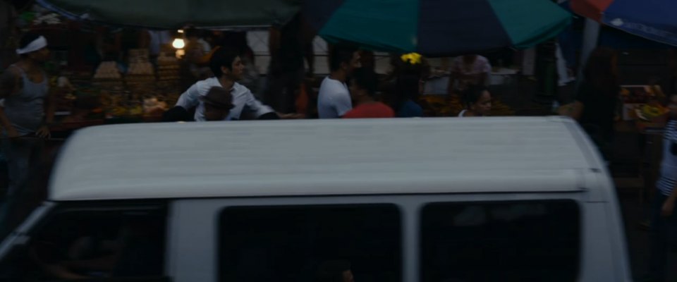 IMCDb.org: Mitsubishi L-300 in "Gekijouban Mozu, 2015"