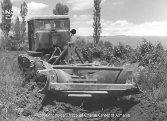 IMCDb.org: 1949 STZ DT-54 in "Inchu e aghmkum gete, 1959"