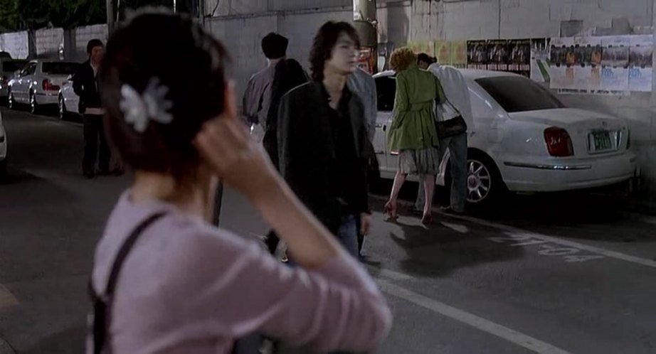 IMCDb.org: 2004 Hyundai Grandeur XG [XG] in "이대로, 죽을 순 없다 (Lee Dae-ro Can't Die), 2005"