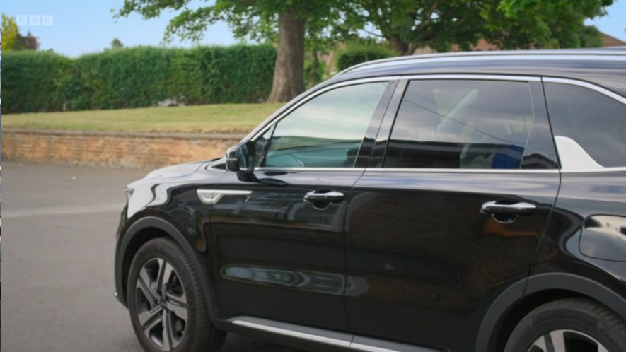 IMCDb.org: 2020 Kia Sorento [MQ4] in "The Danny & Mick Show, 2019"