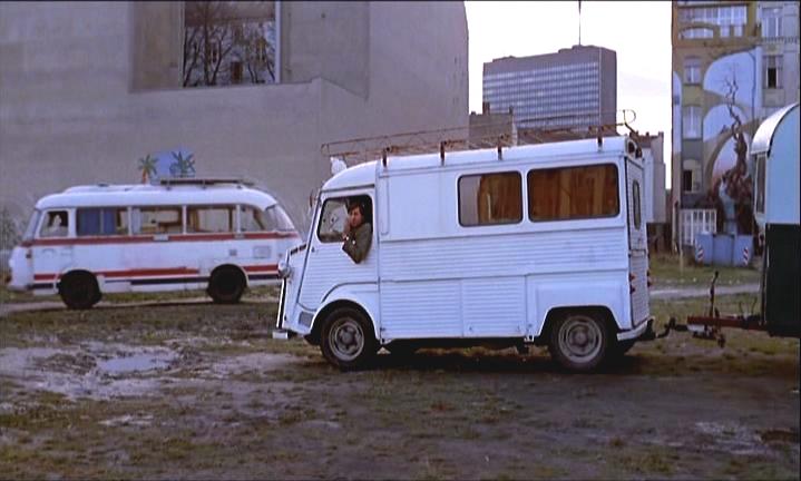 IMCDb.org: 1955 Kässbohrer Setra S 6 in "Der Himmel über Berlin, 1987"