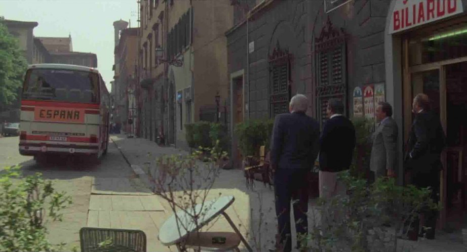 IMCDb.org: 1977 Kässbohrer Setra S 215 HD in "Amici miei - Atto II°, 1982"