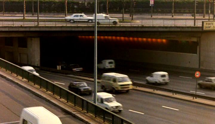 IMCDb.org: 1982 Volkswagen Camper Westfalia T3 [Typ 2] in "Les favoris de la lune, 1984"