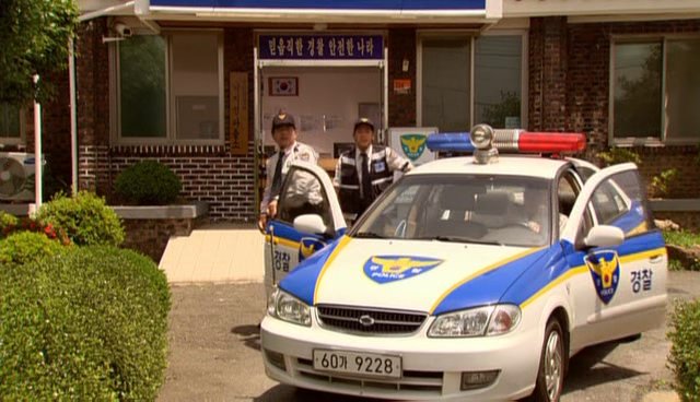 IMCDb.org: 2002 Samsung SM3 [N17] in "쉿! 그녀에겐 비밀이에요 (My Darling FBI), 2008"