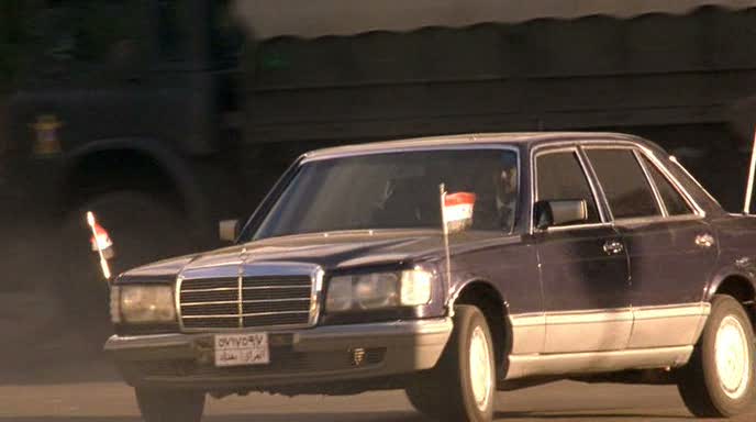 IMCDb.org: 1986 Mercedes-Benz SEL [W126] in "Live from Baghdad, 2002"