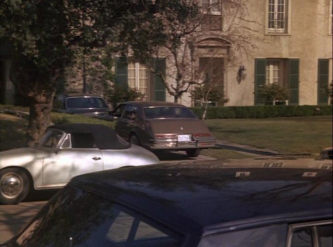 IMCDb.org: 1981 Cadillac Seville in "Scarecrow and Mrs. King, 1983-1987"