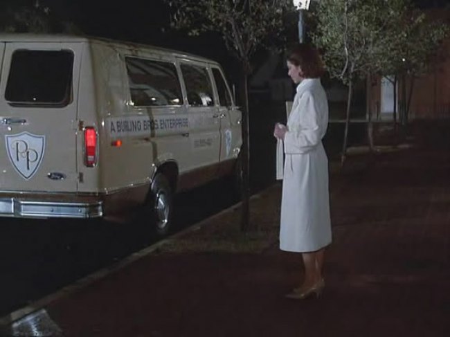 IMCDb.org: 1983 Ford Club Wagon Super Wagon in "Scarecrow and Mrs. King, 1983-1987"