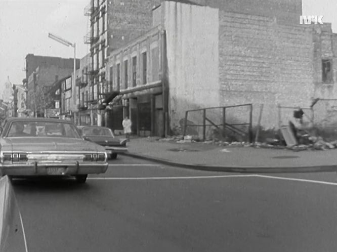 IMCDb.org: 1965 Plymouth Sport Fury in "Storbykontraster, 1970"