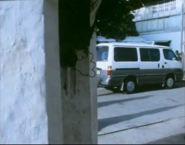 IMCDb.org: Toyota HiAce [H100] in "Laro sa baga, 2000"