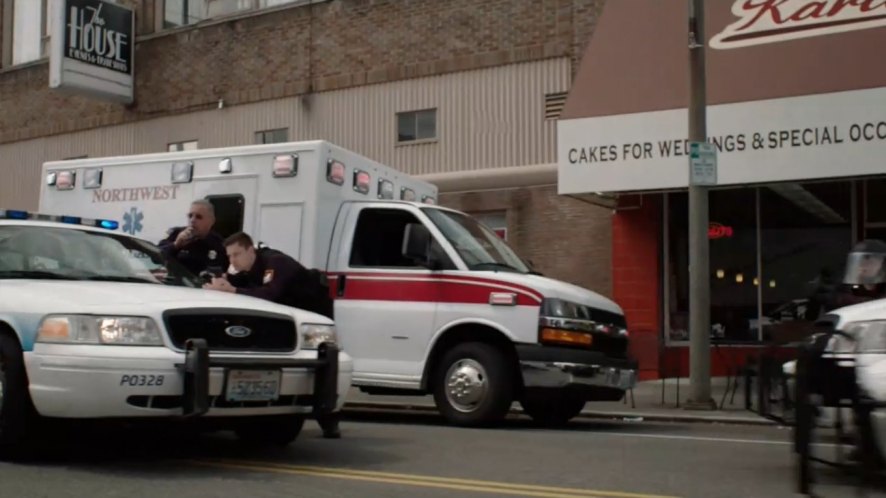 IMCDb.org: 2006 Chevrolet Express 3500 [GMT610] in "7 Minutes, 2014"