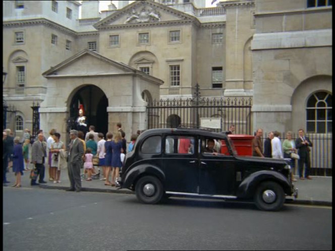 IMCDb.org: 1957 Austin FX3 Taxi in "Strange Report, 1969-1970"