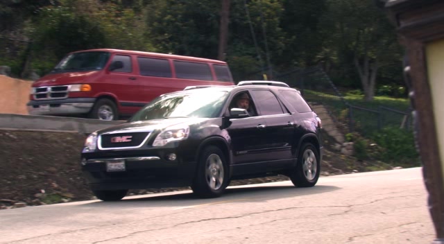 IMCDb.org: 2007 GMC Acadia SLT [GMT968] in "The Dog Who Saved the ...