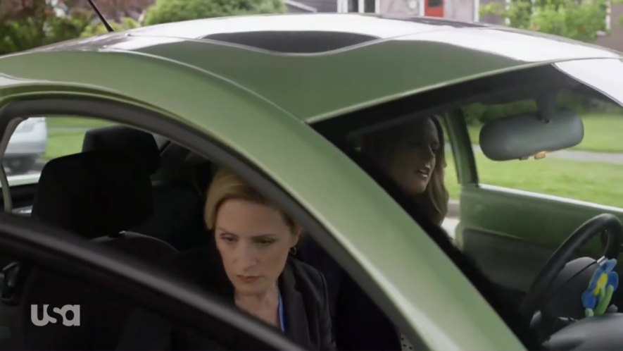 IMCDb.org: 2003 Volkswagen New Beetle [Typ 1C] in "Psych: The Movie, 2017"