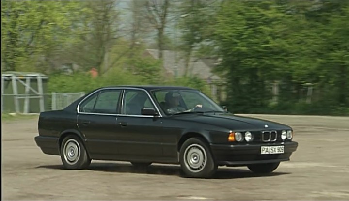 IMCDb.org: 1993 BMW 5 [E34] in "Jiskefet, 1990-2005"