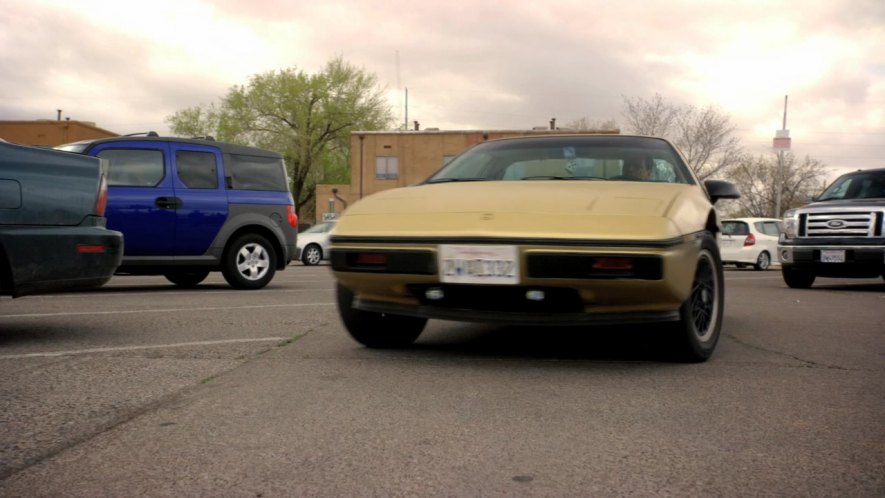 IMCDb.org: 2004 Honda Element [YH] in "Scoundrels, 2010"