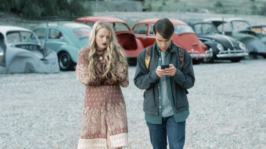 IMCDb.org: 1965 Volkswagen Sedan 'Beetle' [Typ 1] in "Alien Siege, 2018"