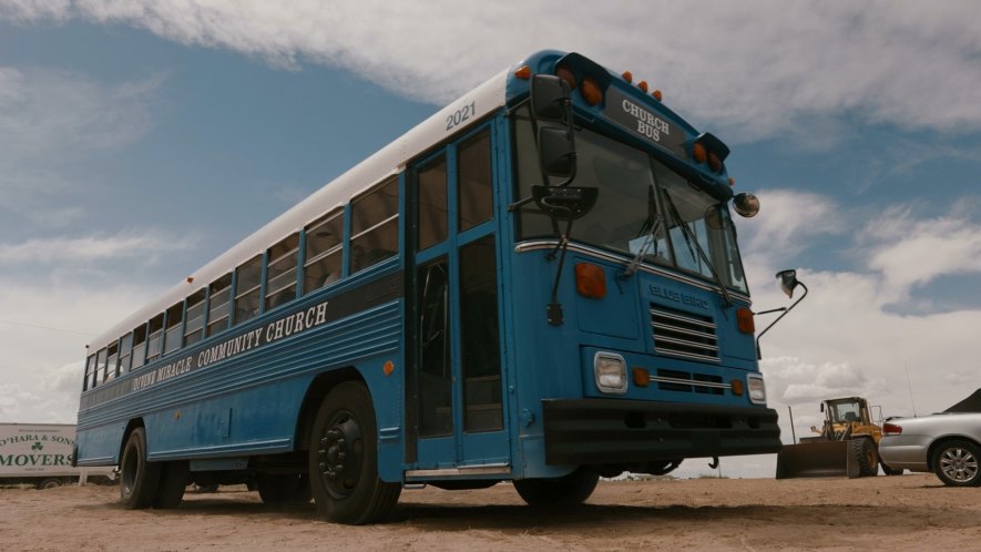 IMCDb.org: Blue Bird TC 2000 in "Better Call Saul, 2015-2022"