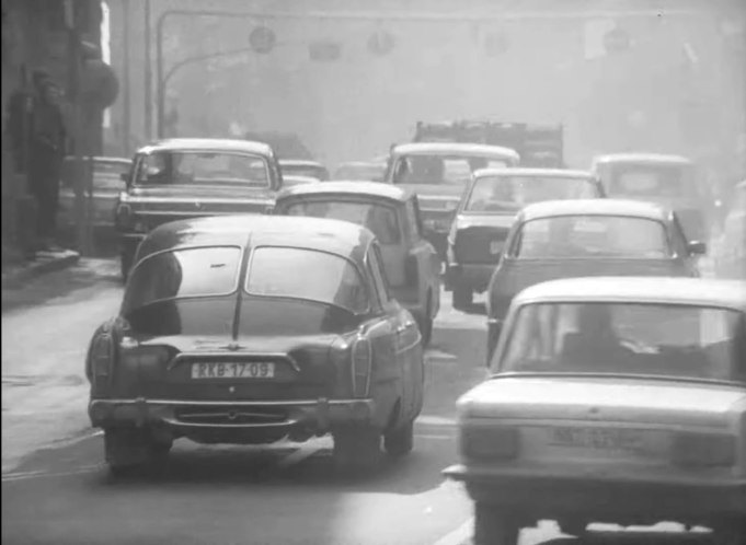 IMCDb.org: 1968 Tatra 603-2 in "Evzen mezi nami, 1981"