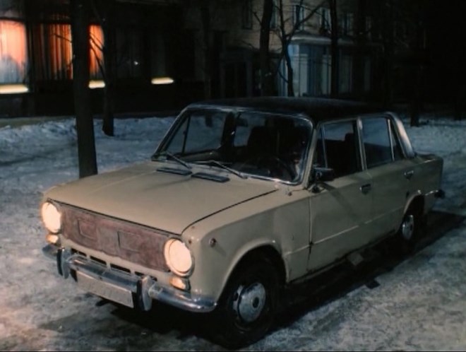 IMCDb.org: 1977 VAZ 2101 Zhiguli in "Dobroy nochi!, 1992"