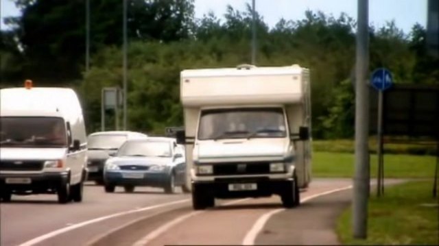 IMCDb.org: 2001 Ford Mondeo MkIII [CD132] in "Max & Paddy's Road To Nowhere, 2004"