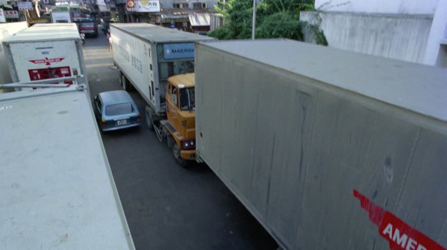 IMCDb.org: Hino HE in "邊緣人 (Man on the Brink), 1981"