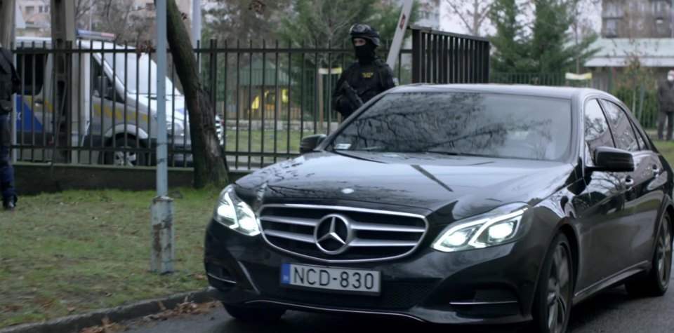 IMCDb.org: 2014 Mercedes-Benz E 220 CDI Avantgarde [W212] in "Baptiste, 2019-2024"