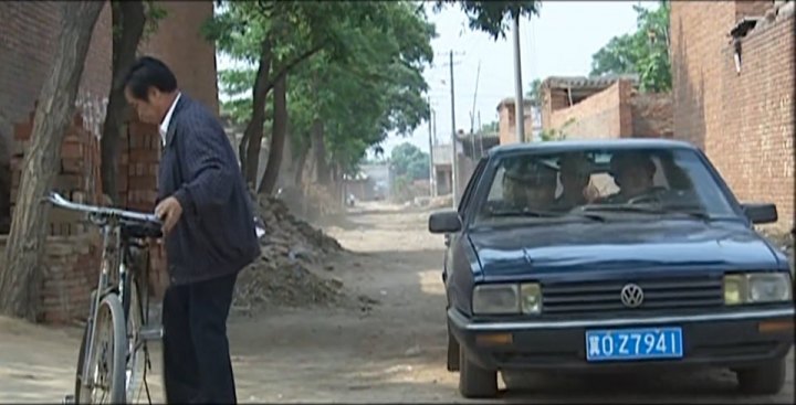 IMCDb.org: Shanghai-Volkswagen Santana B2 [Typ 32B] in "Zheng Fu, 2003"