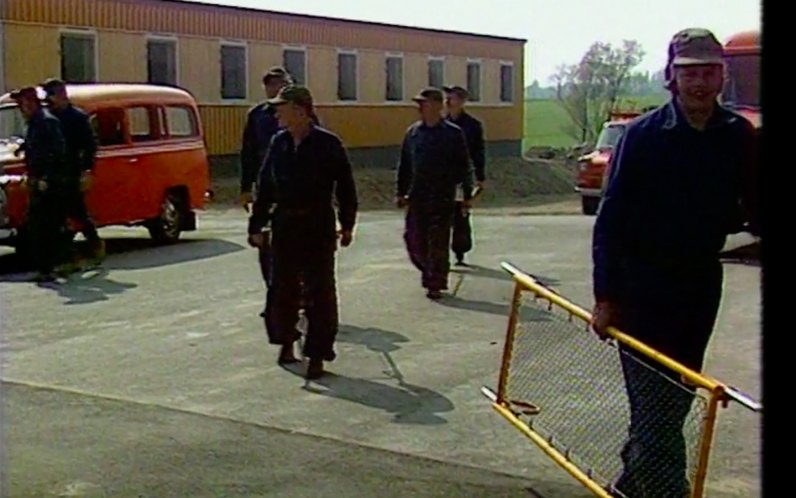 IMCDb.org: Volvo P210 in "N.P. Möller, fastighetsskötare, 1972-1979"