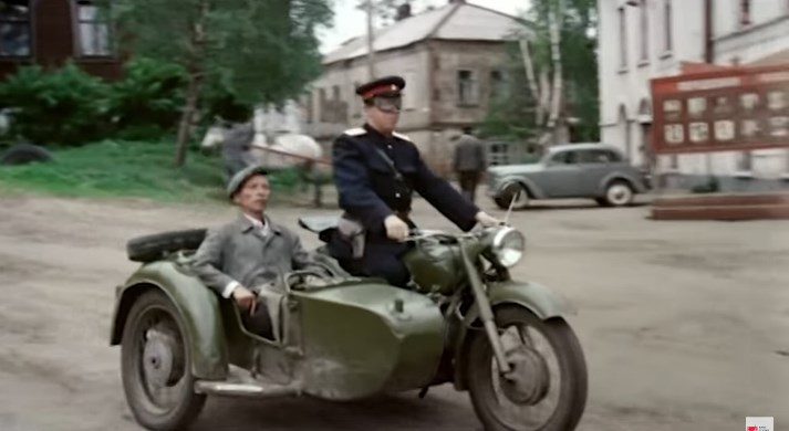 IMCDb.org: Moskvitch 400 [420] in "Из жизни Фёдора Кузькина (From the Life of Fyodor Kuzkin), 1989"