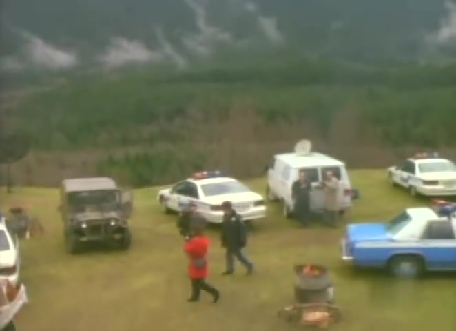 IMCDb.org: GM G-Series in "A Child Is Missing, 1995"