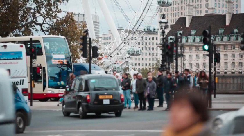 IMCDb.org: 2011 Volvo B9 TL Optare Visionaire in "Londongrad, 2015"