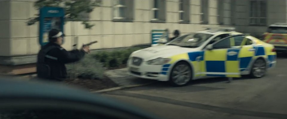 IMCDb.org: 2009 Jaguar XF 3.0D S TDV6 Luxury Police [X250] in "War of ...
