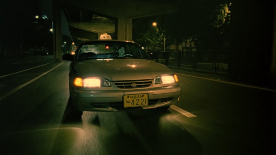 IMCDb.org: 1993 Hyundai Sonata II [Y3] in "공포 택시 (Ghost Taxi), 2000"