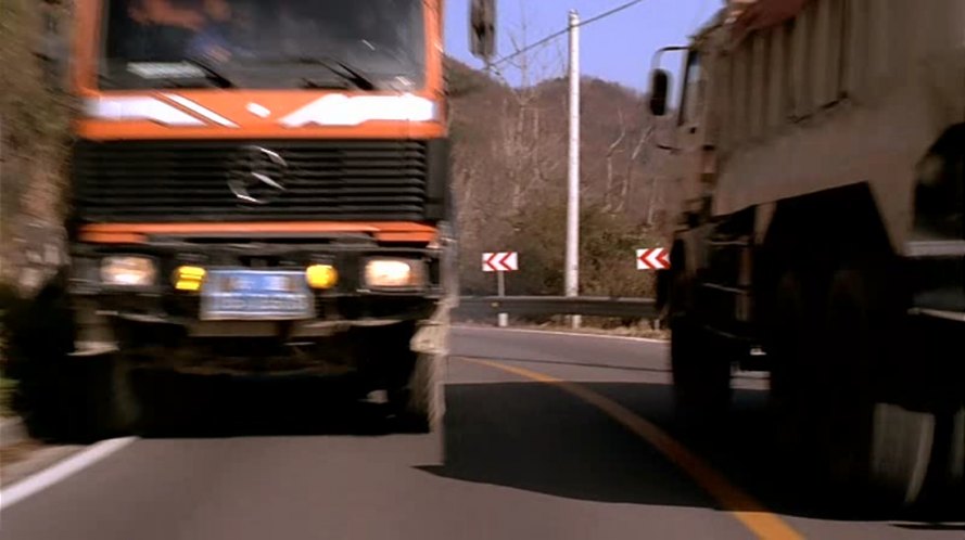 IMCDb.org: 1989 Mercedes-Benz 3535 [SK] in "Paejabuhwaljeon, 1997"