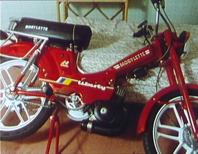 IMCDb.org: 1985 Mobilette-GAC Liberty in "Segunda enseñanza, 1986"