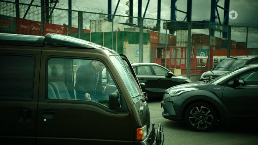 IMCDb.org: 1994 Subaru Libero [FA8] in "Tatort - Donuts, 2023"