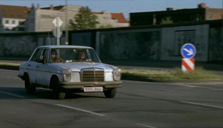 IMCDb.org: 1972 Mercedes-Benz 280 [W114] in "Frankie, 1995"