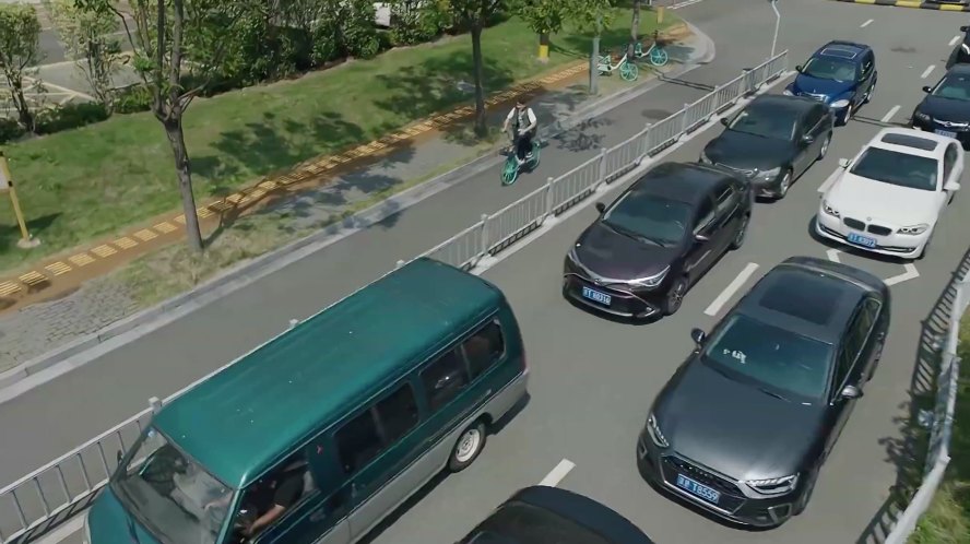 IMCDb.org: 2016 GAC-Toyota Levin HEV [ZWE182] in "香港人在北京 (From Hong ...