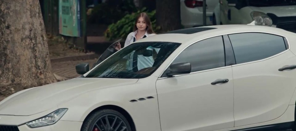 IMCDb.org: Maserati Ghibli [M157] in "Iyi Adamin 10 Günü (10 Days of a Good Man), 2023"