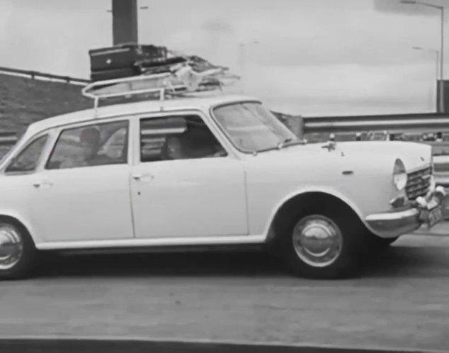 IMCDb.org: 1968 Austin 1800 MkII [ADO17] in "Z Cars, 1962-1978"
