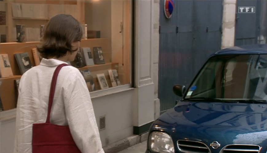 IMCDb.org: 2001 Nissan Micra [K11] in "Une famille formidable, 1992-2018"
