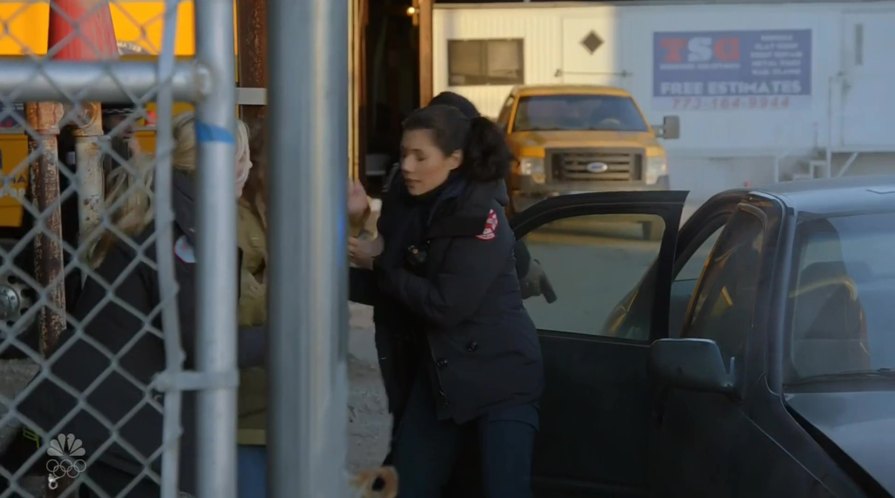 IMCDb.org: 2009 Ford F-150 SuperCab [P415] in "Chicago Fire, 2012-2025"