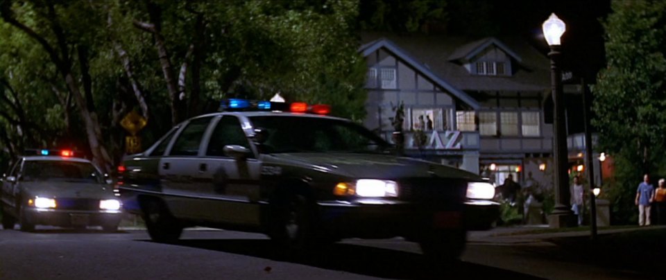 IMCDb.org: 1992 Chevrolet Caprice 9C1 in "Scream 2, 1997"