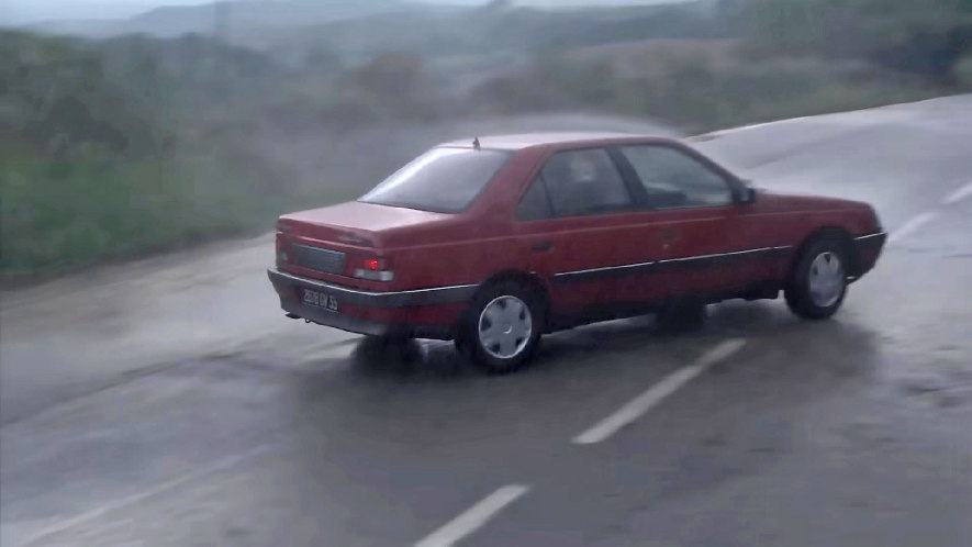 IMCDb.org: 1988 Peugeot 405 in "La Forastera, 2007"