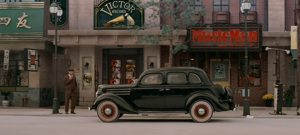 IMCDb.org: 1936 Ford V8 De Luxe Fordor Sedan [68] in "모던 보이 (Modern Boy), 2008"