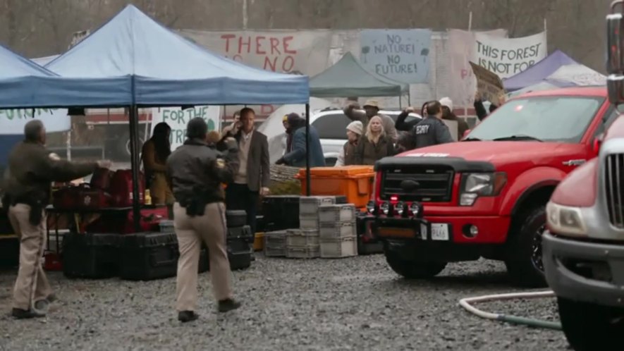 IMCDb.org: 2011 Ford F-150 SuperCrew FX4 [P415] in "Fire Country, 2022 ...