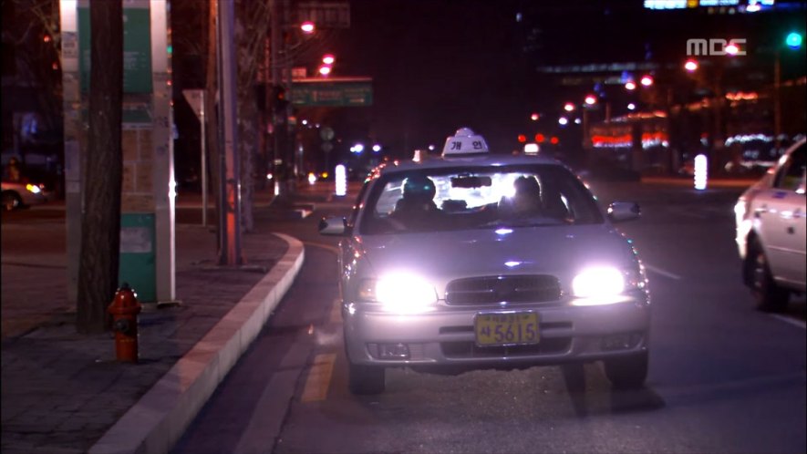 IMCDb.org: 2002 Samsung SM5 Taxi [KPQ] in "에덴의 동쪽 (East of Eden), 2008-2009"